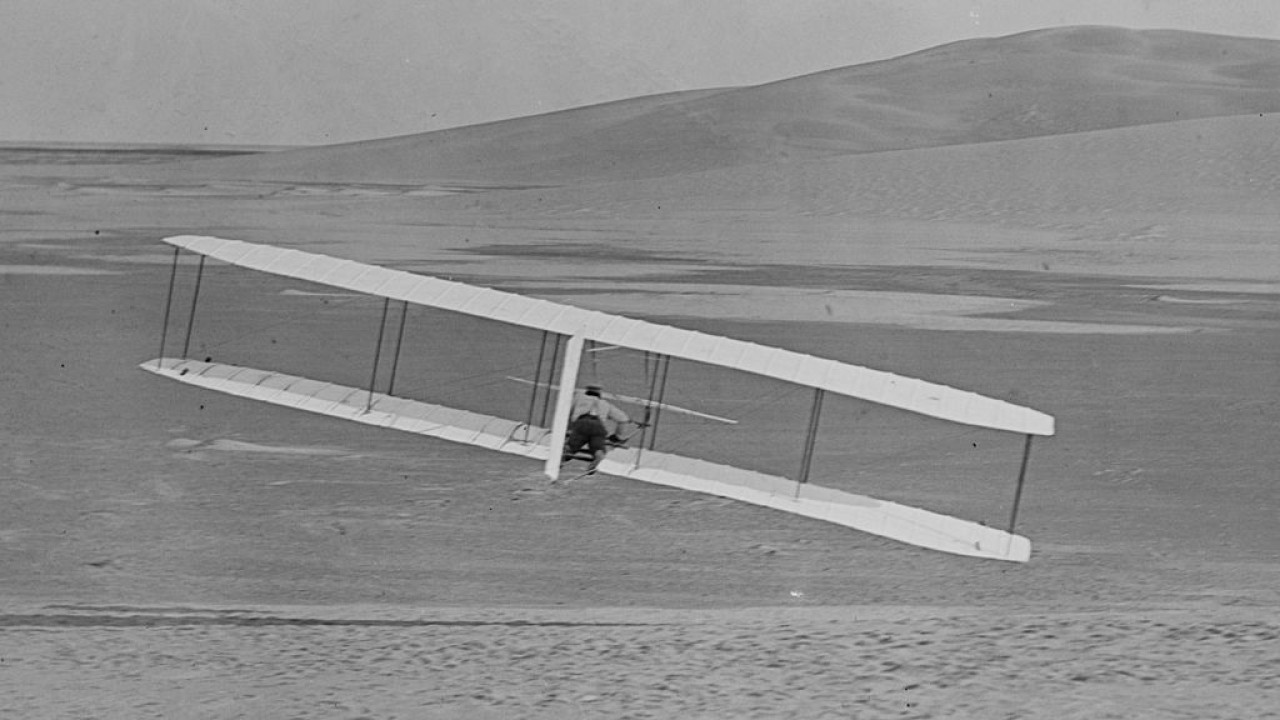Η ημέρα που άλλαξε ο κόσμος: Η πρώτη πτήση με αεροπλάνο-Η ιστορία των ...