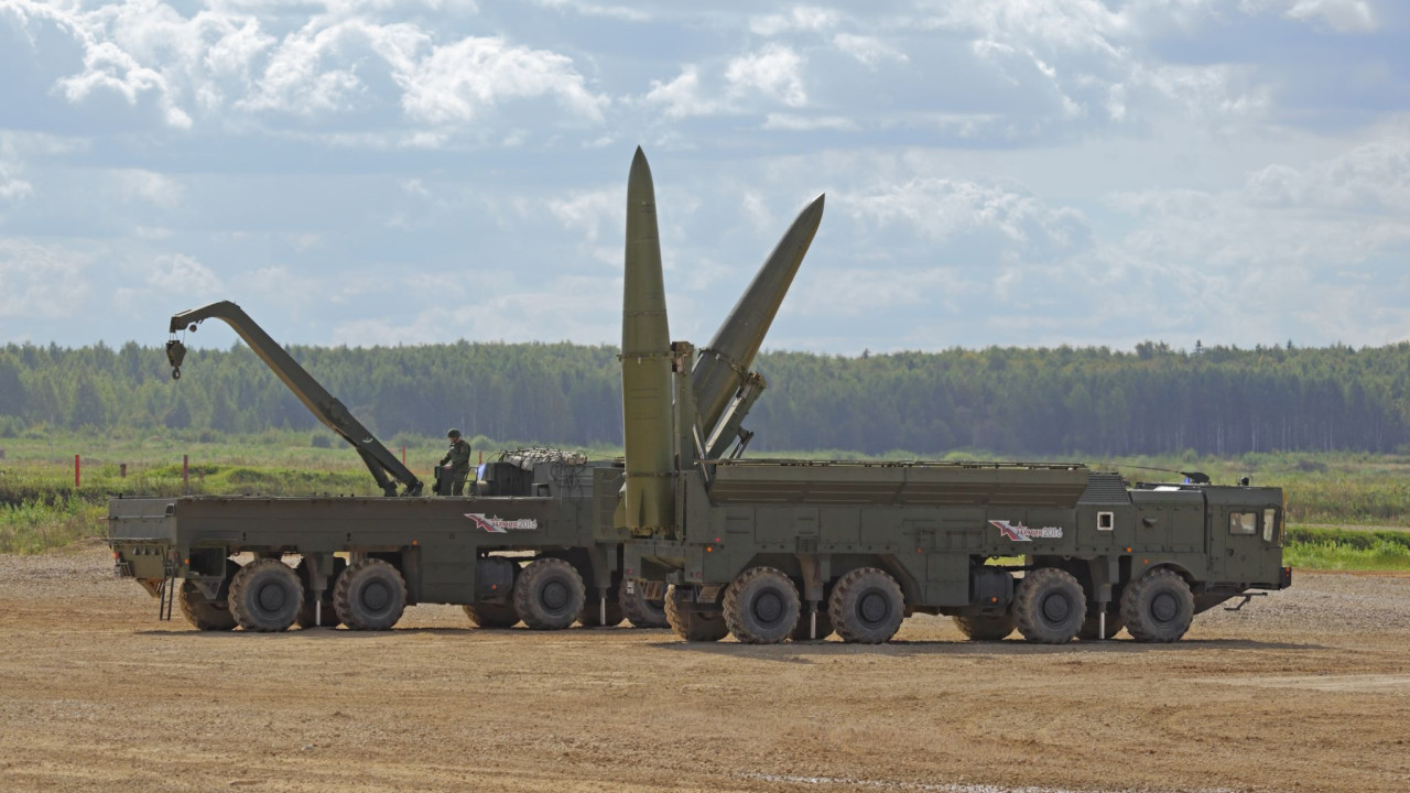 Μόσχα: Εξοπλίζει με πυρηνικά πυραυλικά συστήματα Iskander-M τη ...