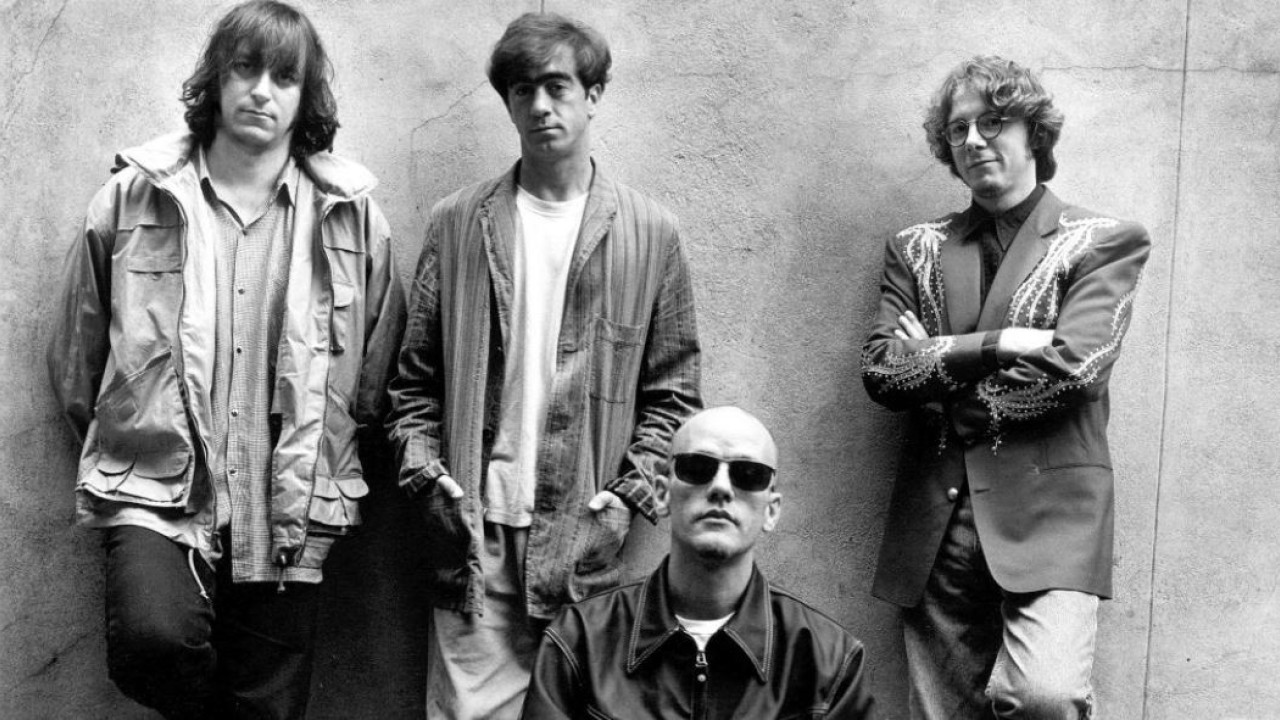 R.E.M.: Γιορτάζουν τα 40 χρόνια του «Chronic Town» | ΣΚΑΪ