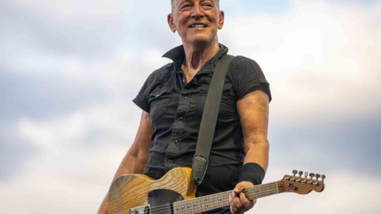 Bruce Springsteen: They're building a museum in New Jersey in his honor ...