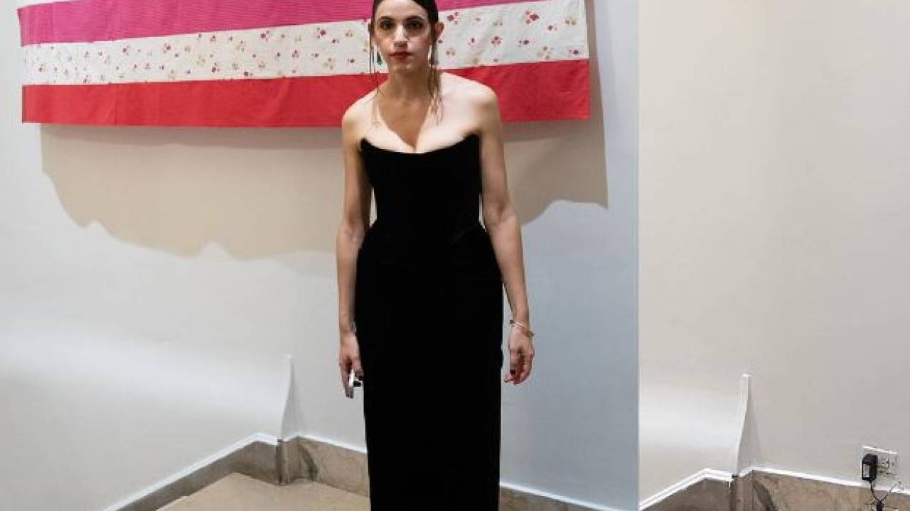 Pink flag: The response of the artist Georgia Lale - News Bulletin 247