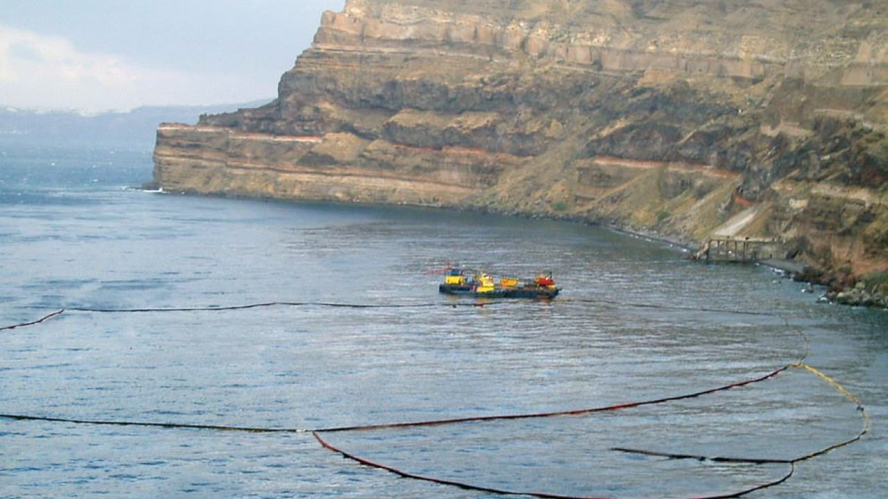 Ναυάγιο Sea Diamond: «7 χρόνια παραμένει ως οικολογική βόμβα στο βυθό ...