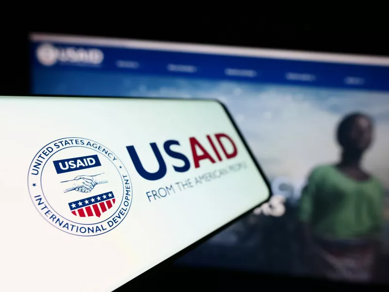 Υπάλληλοι της USAID κλειδώθηκαν έξω από τα γραφεία τους μετά την ...